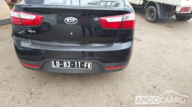 Kia Rio (Gasolina) - Angocarro