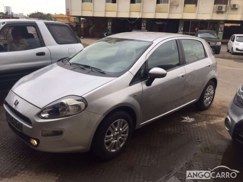 Fiat Punto 2014 (Gasolina) - Angocarro