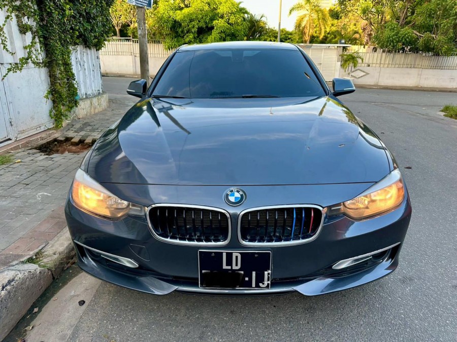 BMW 320 2018 (Gasolina) - Angocarro