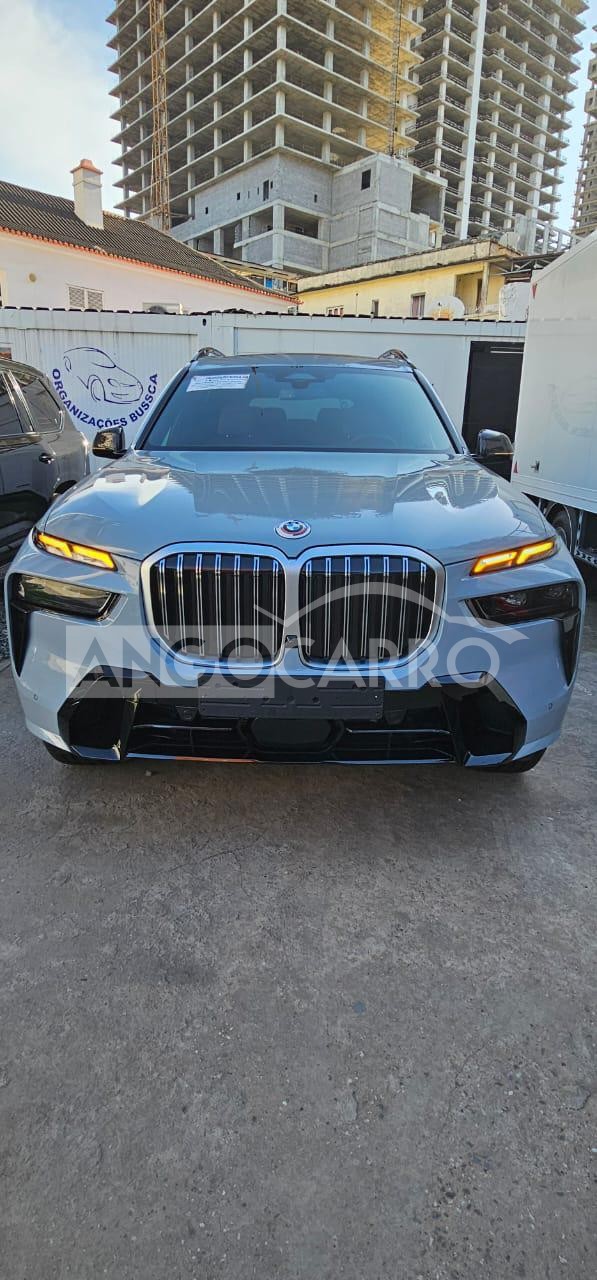 BMW Série 7 2023 (Gasolina) - Angocarro