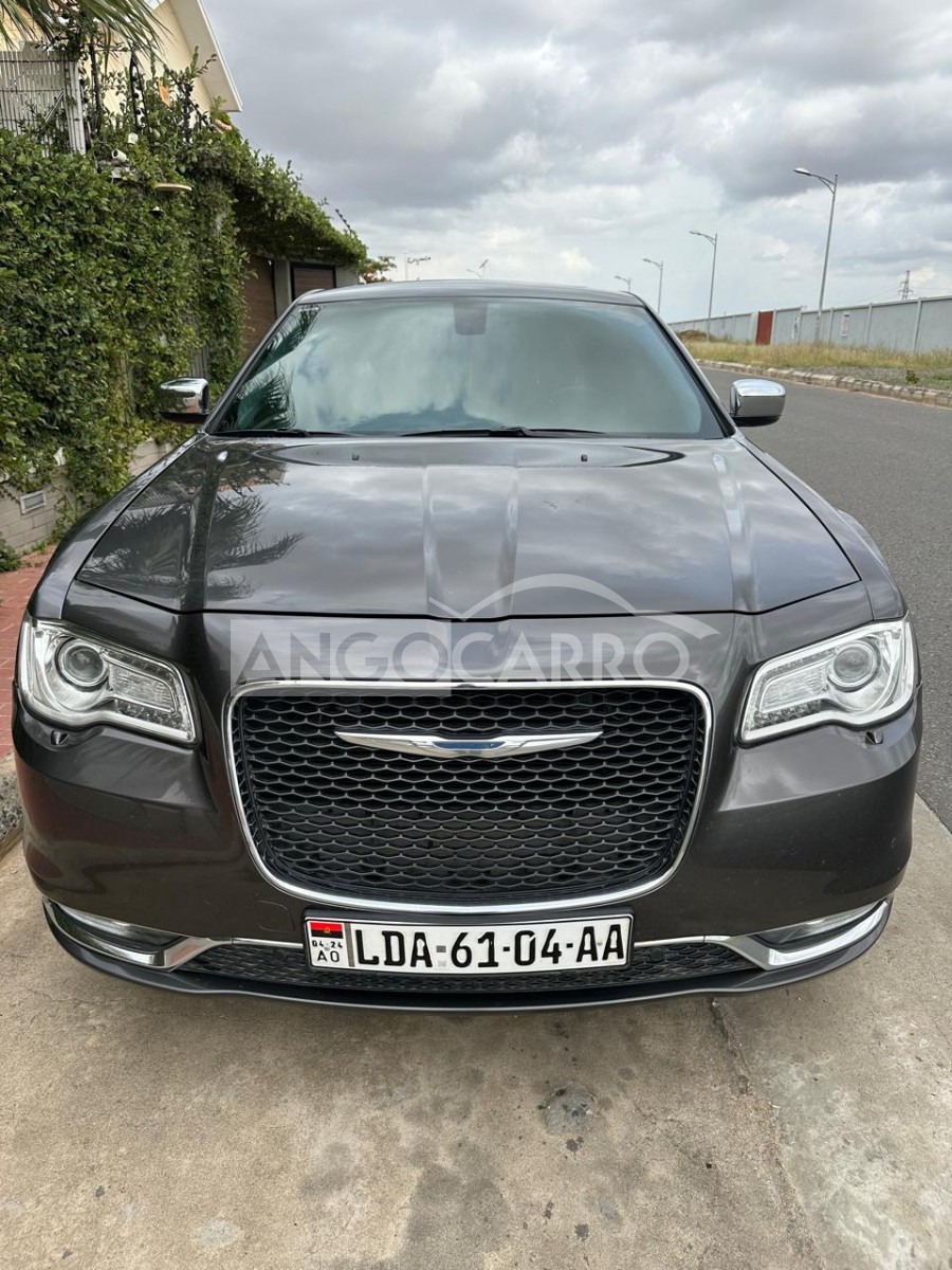 Chrysler 300C 2020 (Gasolina) - Angocarro