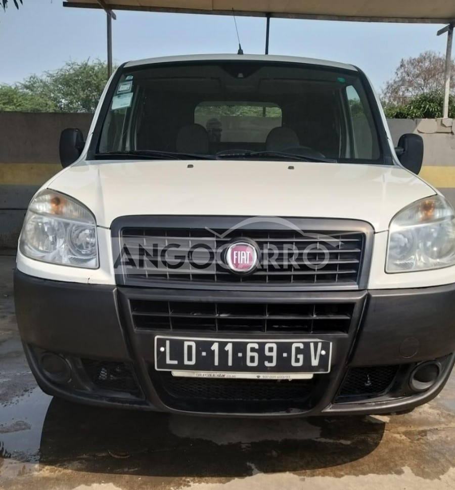 Fiat Doblo 2015 (Gasolina) - Angocarro