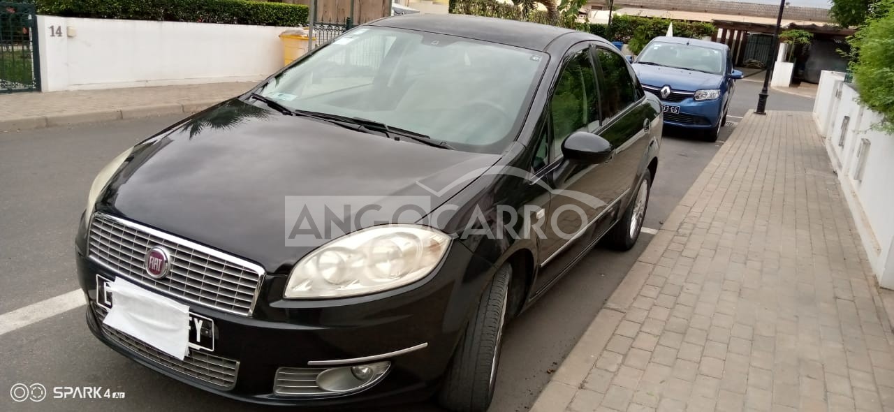 Fiat Linea 2015 (Gasolina) - Angocarro
