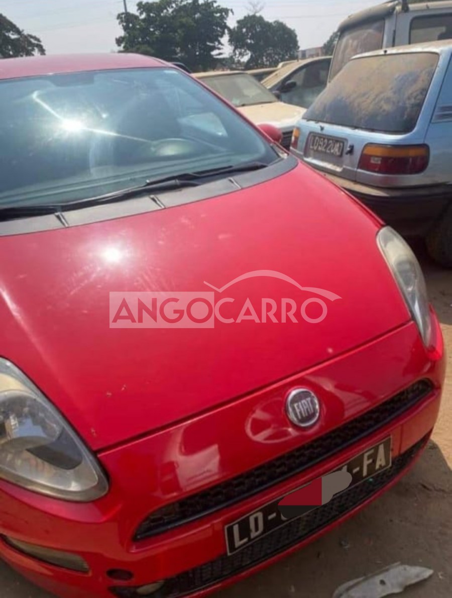 Fiat Punto 2013 (Gasolina) - Angocarro