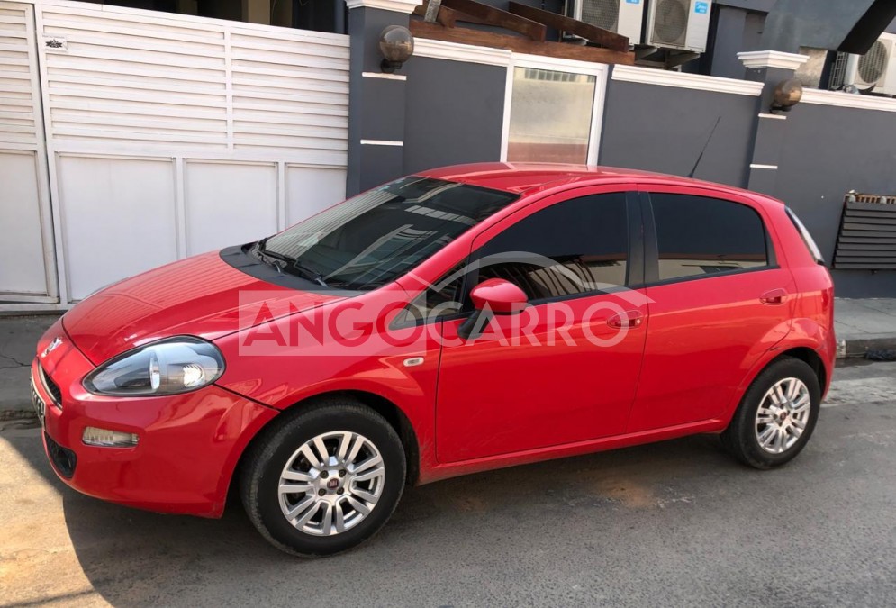 Fiat Punto 2015 (Gasolina) - Angocarro