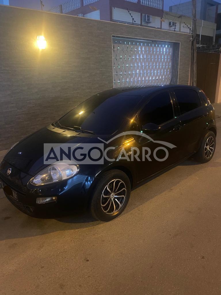 Fiat Punto 2017 (Gasolina) - Angocarro
