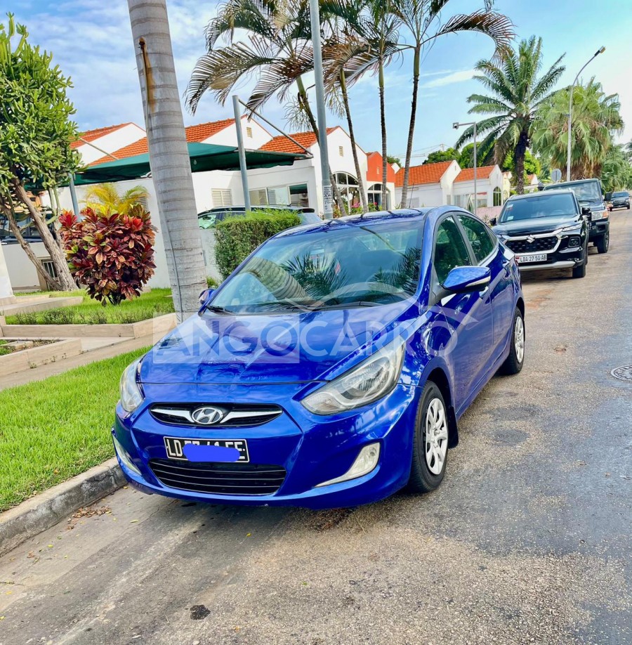 Hyundai Accent 2013 (Gasolina) - Angocarro