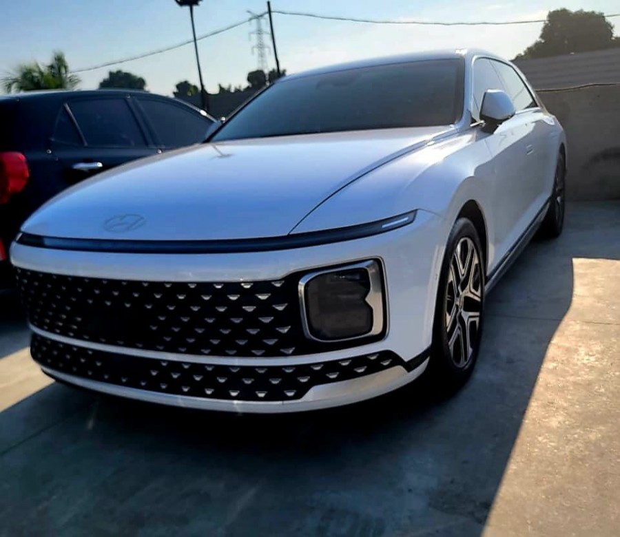 Hyundai Azera 2023 (Gasolina) - Angocarro