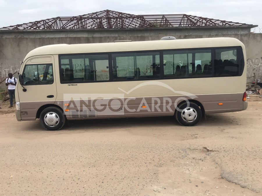 Hyundai County 2016 (Gasolina) - Angocarro