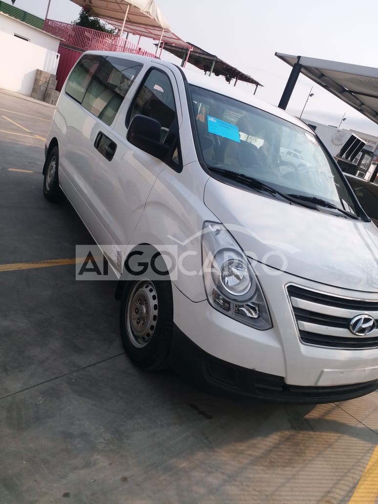 Hyundai H1 2018 (Gasolina) - Angocarro