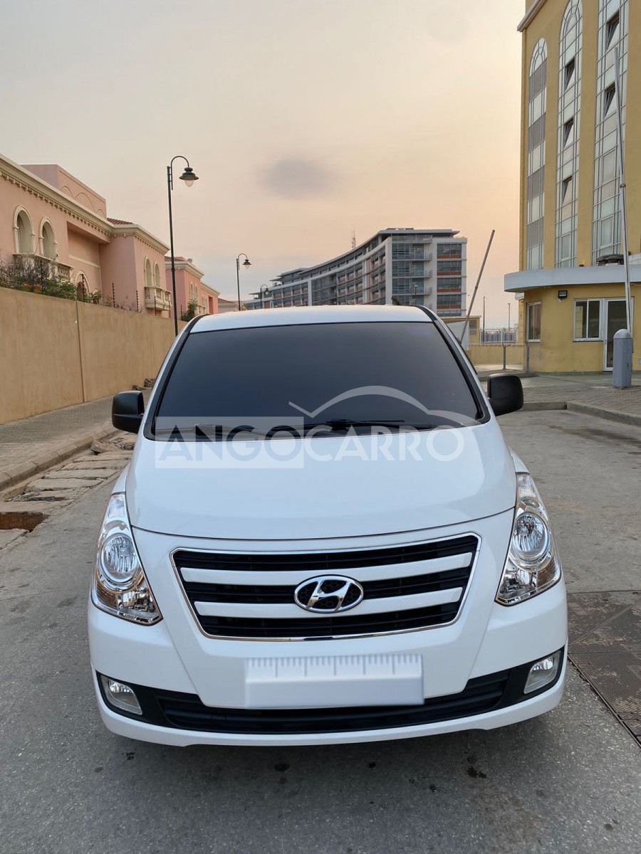 Hyundai H1 2018 (Gasolina) - Angocarro