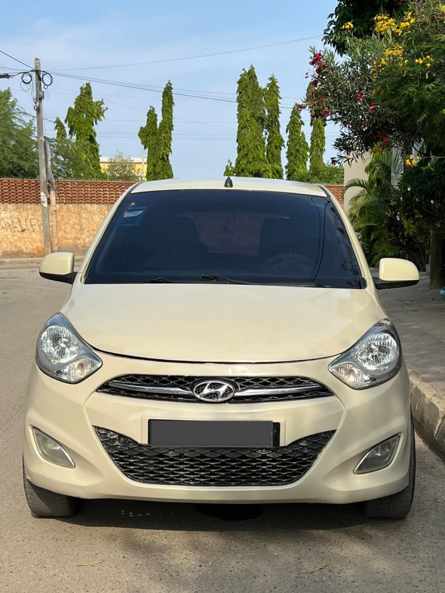 Hyundai i10 2015 (Gasolina) - Angocarro