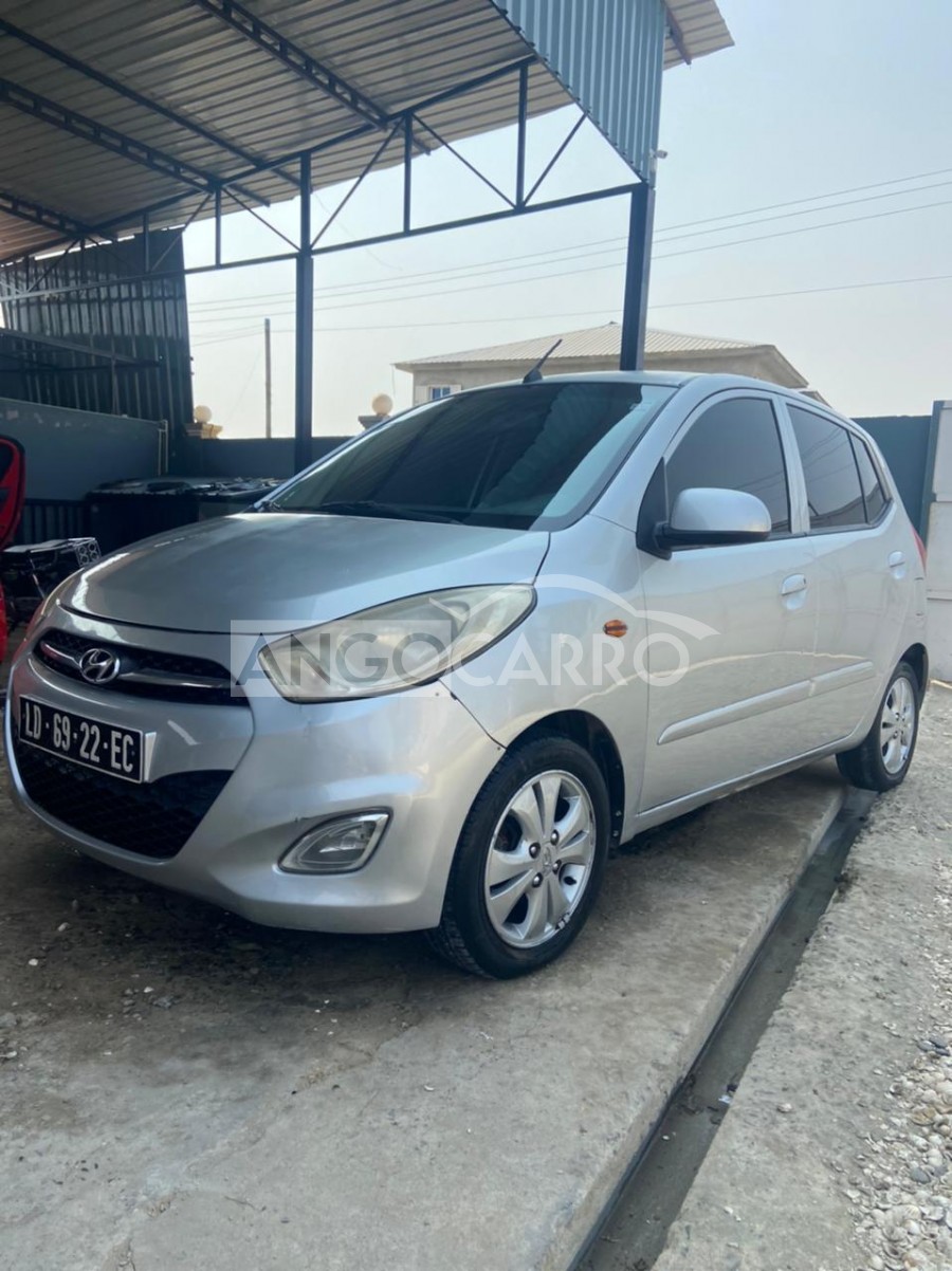 Hyundai i10 2015 (Gasolina) - Angocarro