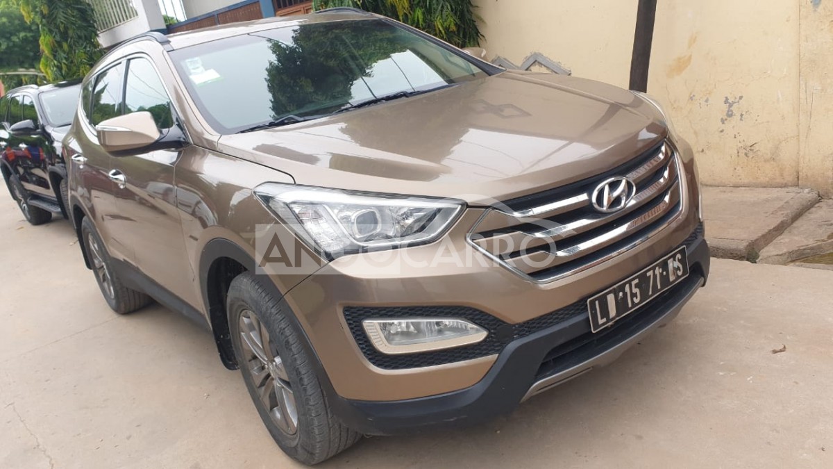 Hyundai Santa Fe 2014 (Gasolina) - Angocarro