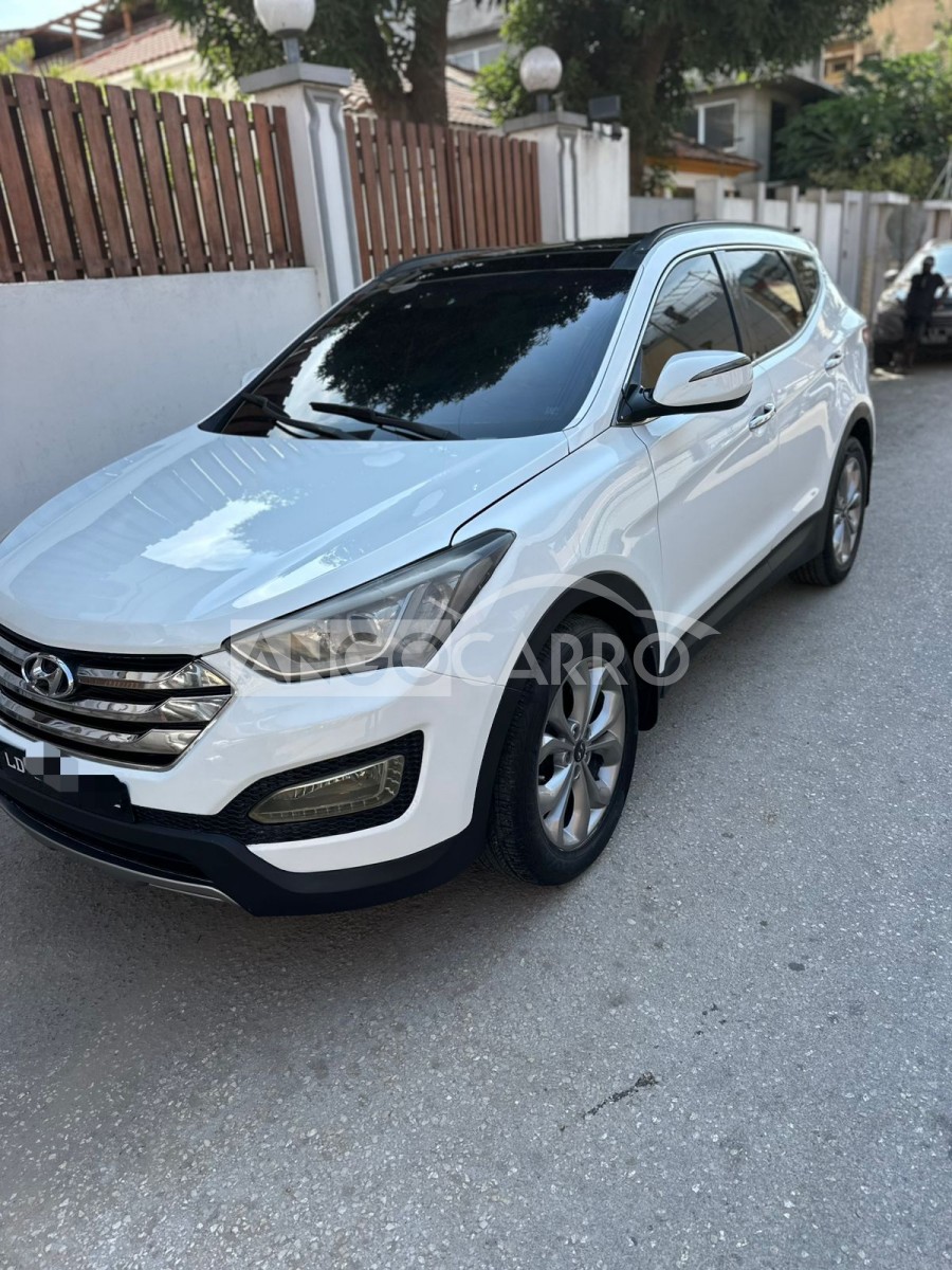 Hyundai Santa Fe 2014 (Gasolina) - Angocarro