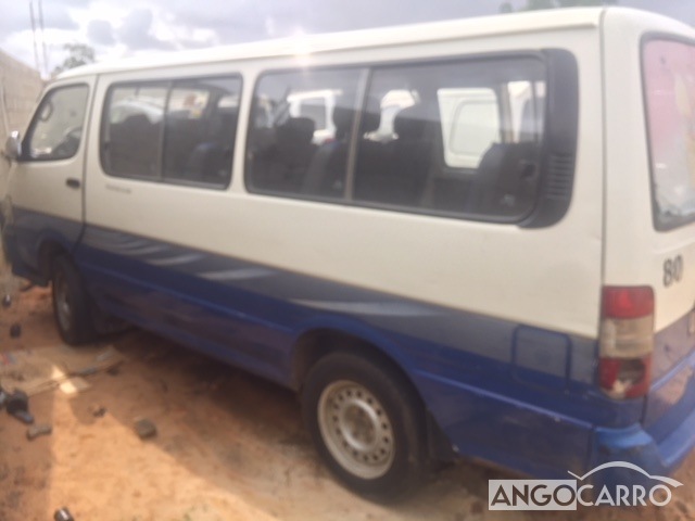 Jinbei Hiace 2015 (Gasolina) - Angocarro