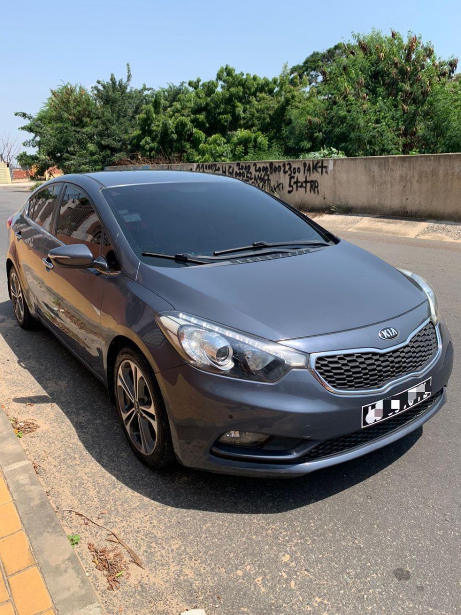 Kia Cerato 2014 (Gasolina) - Angocarro