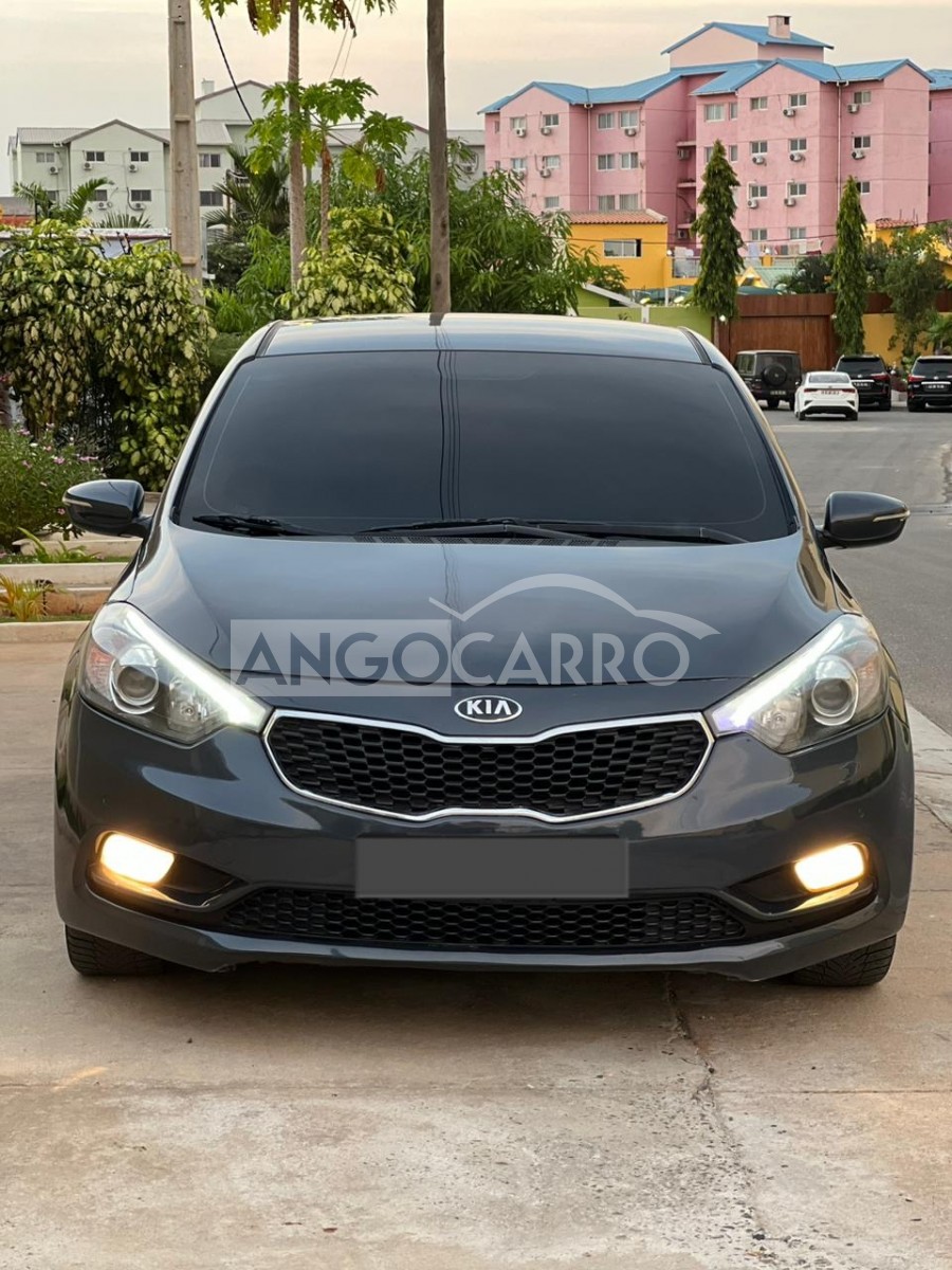 Kia Cerato 2015 (Gasolina) - Angocarro