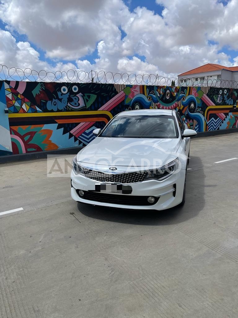 Kia K5 2017 (Gasolina) - Angocarro