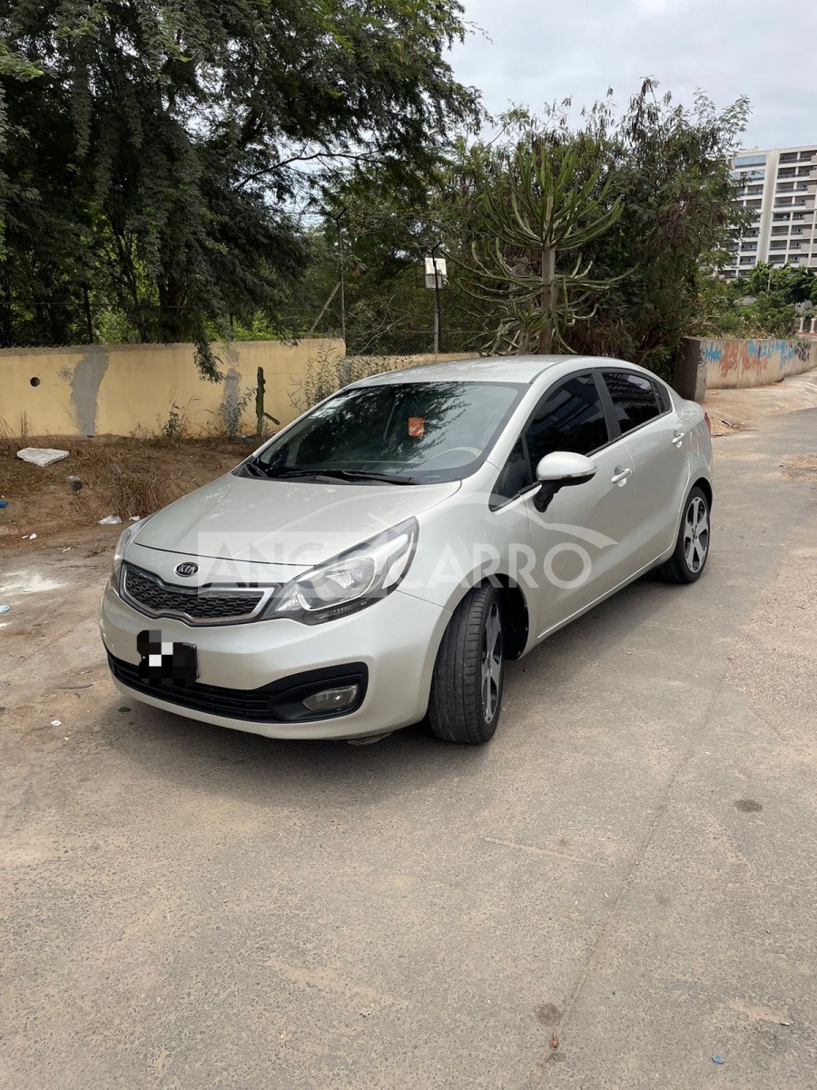Kia Rio 2014 (Gasolina) - Angocarro