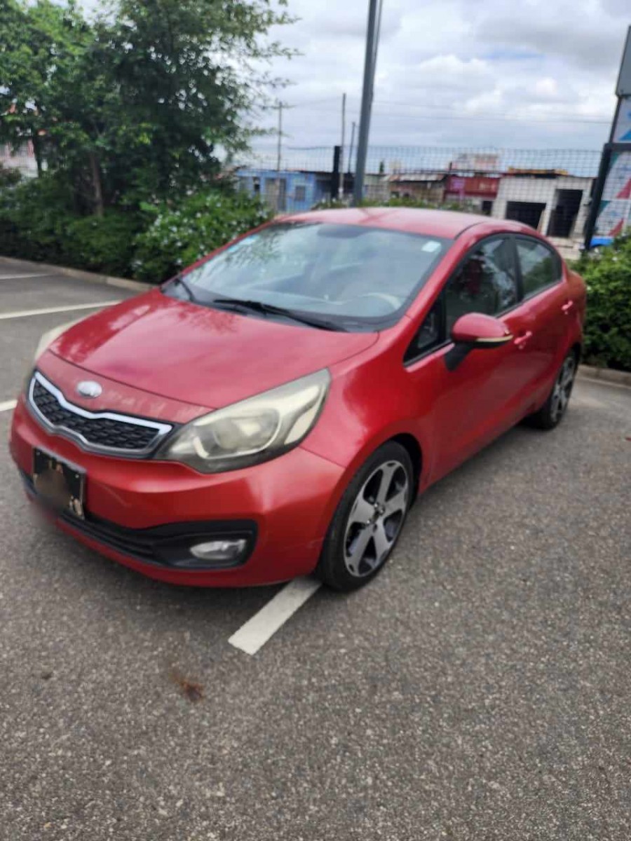 Kia Rio 2014 (Gasolina) - Angocarro