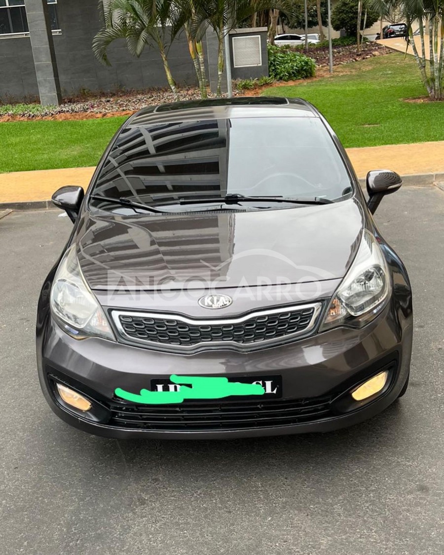 Kia Rio 2015 (Gasolina) - Angocarro