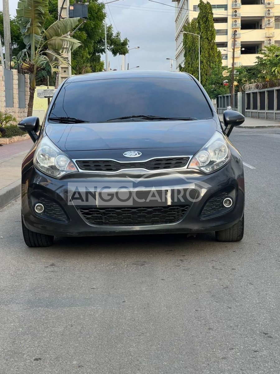Kia Rio 2015 (Gasolina) - Angocarro