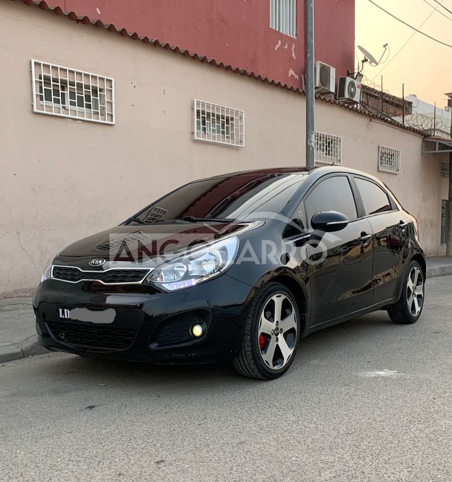 Kia Rio 2015 (Gasolina) - Angocarro