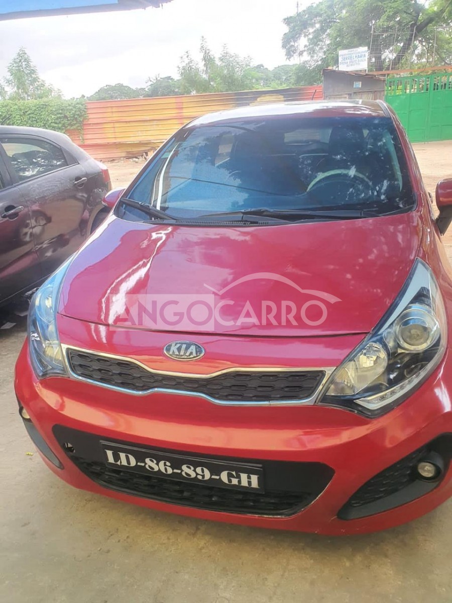 Kia Rio 2015 (Gasolina) - Angocarro