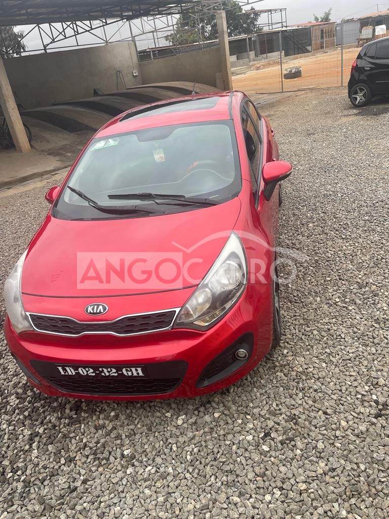 Kia Rio 2015 (Gasolina) - Angocarro