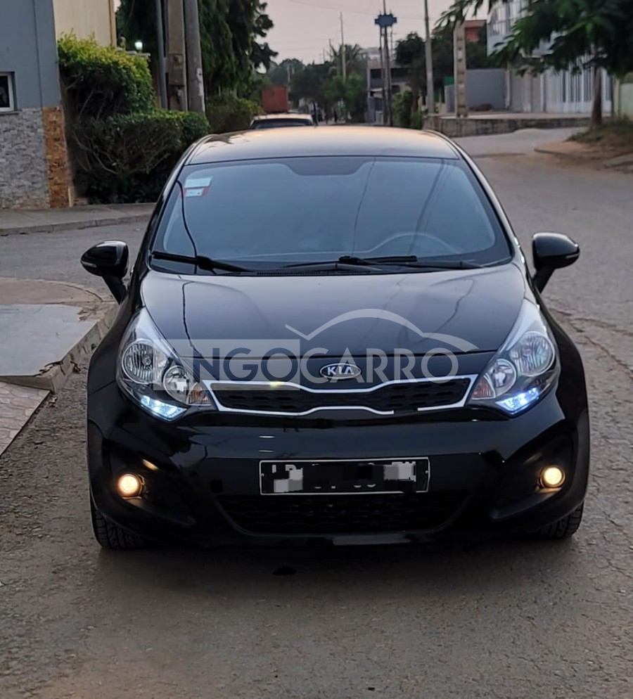 Kia Rio 2015 (Gasolina) - Angocarro