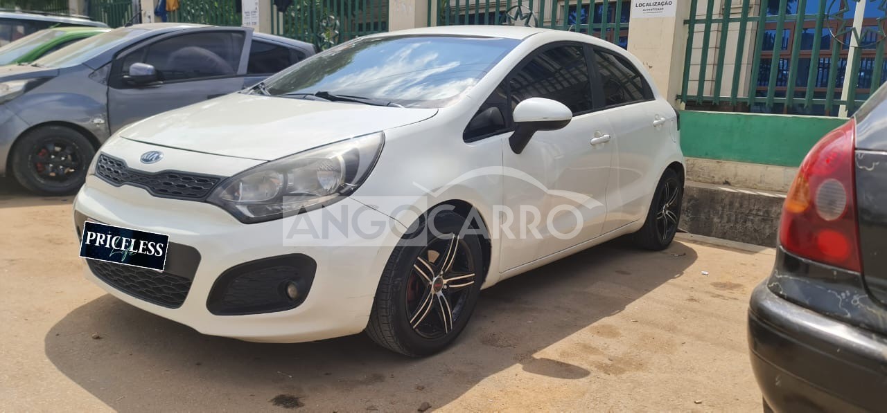 Kia Rio 2018 (Gasolina) - Angocarro
