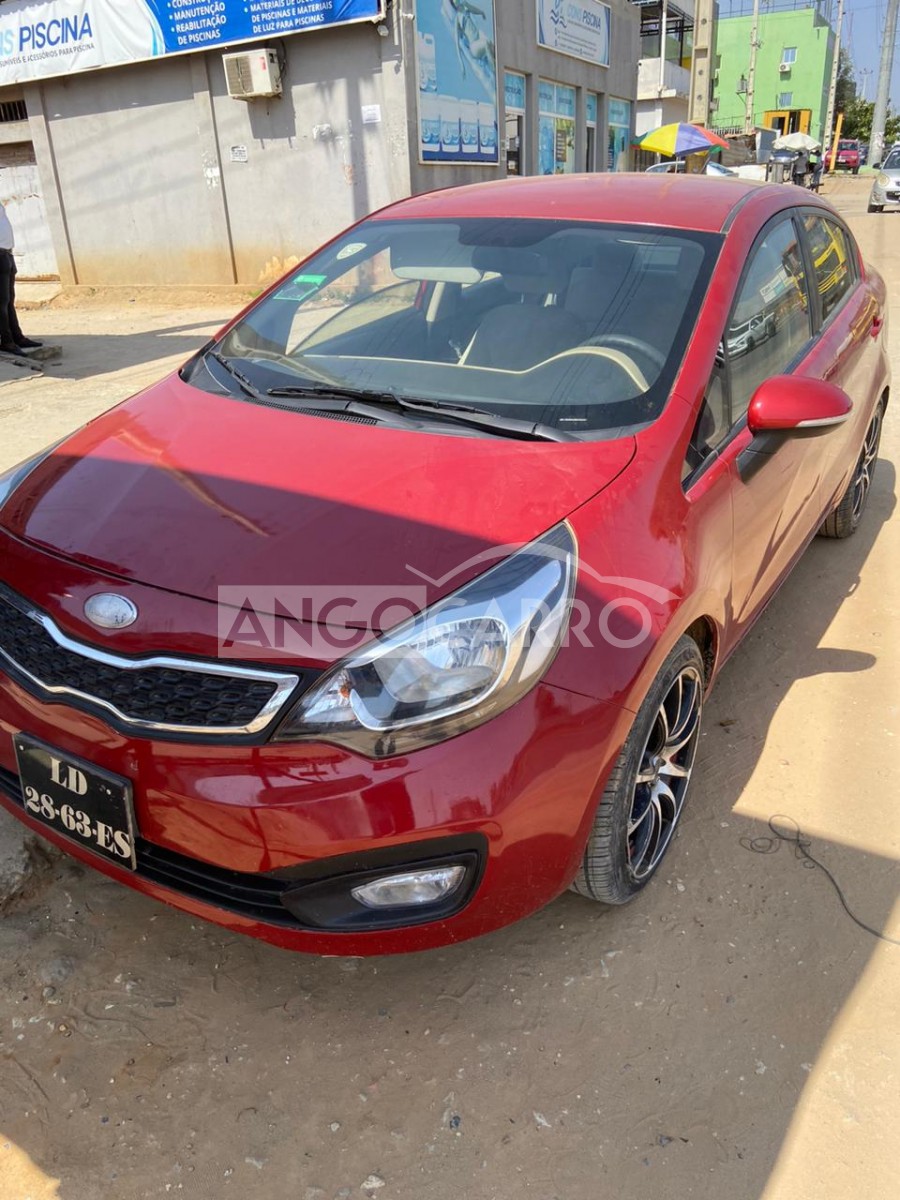 Kia Rio 2013 (Gasolina) - Angocarro
