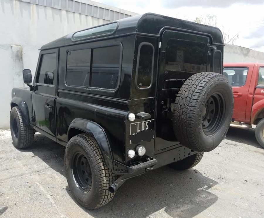 Land-Rover Defender 2003 (Diesel) - Angocarro