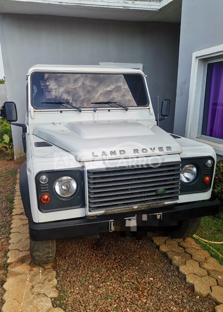 Land-Rover Defender 2011 (Diesel) - Angocarro