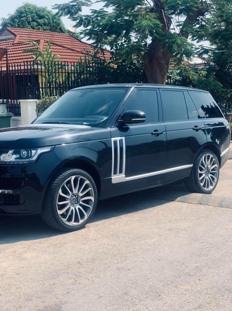 Land-Rover Range Rover Vogue 2016 (Diesel) - Angocarro