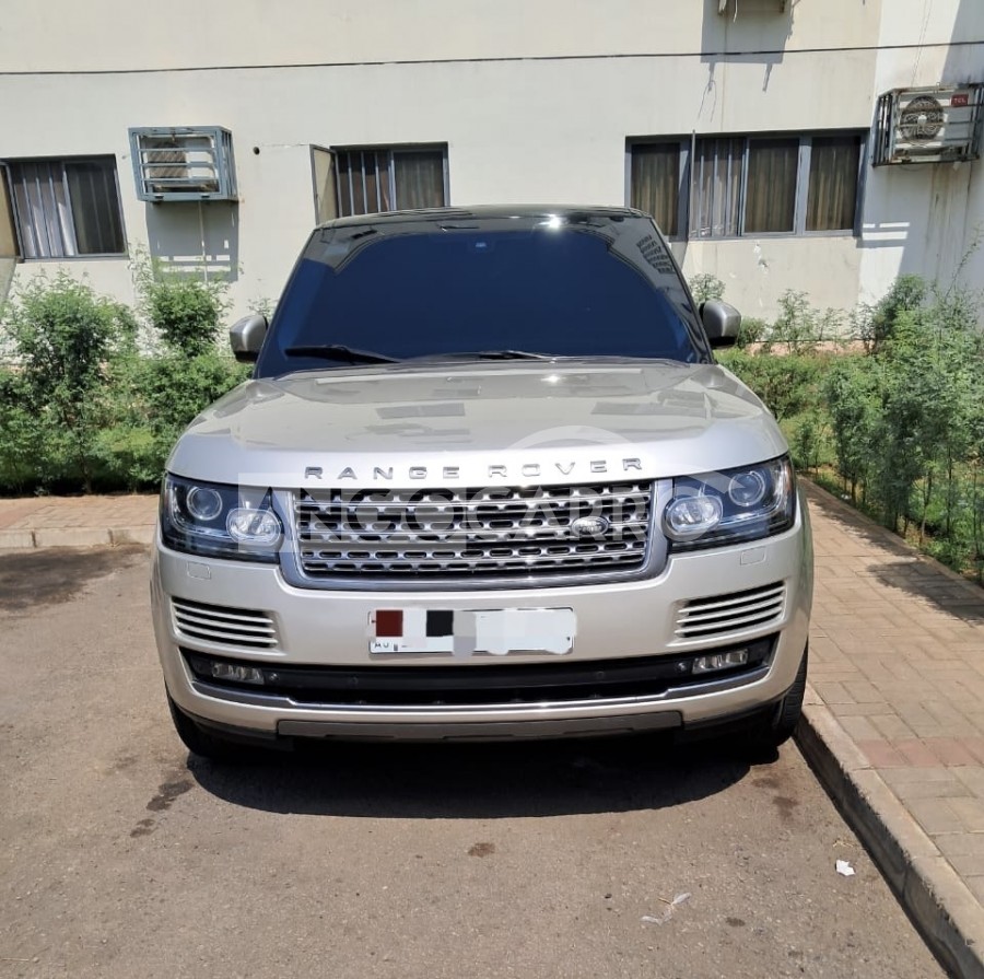 Land-Rover Range Rover Vogue 2023 (Gasolina) - Angocarro