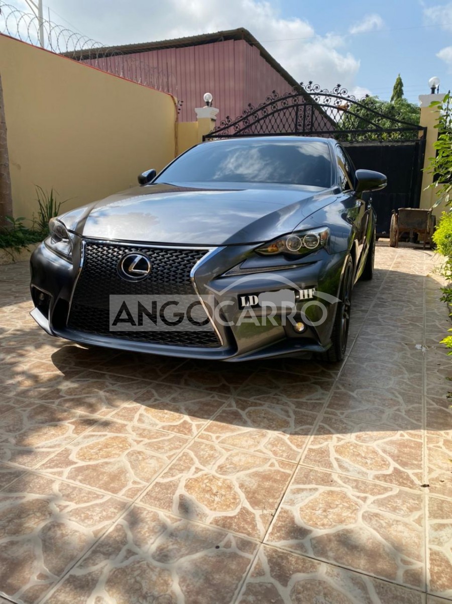 Lexus IS 2019 (Gasolina) - Angocarro
