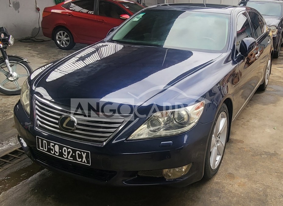 Lexus LS 2012 (Gasolina) - Angocarro