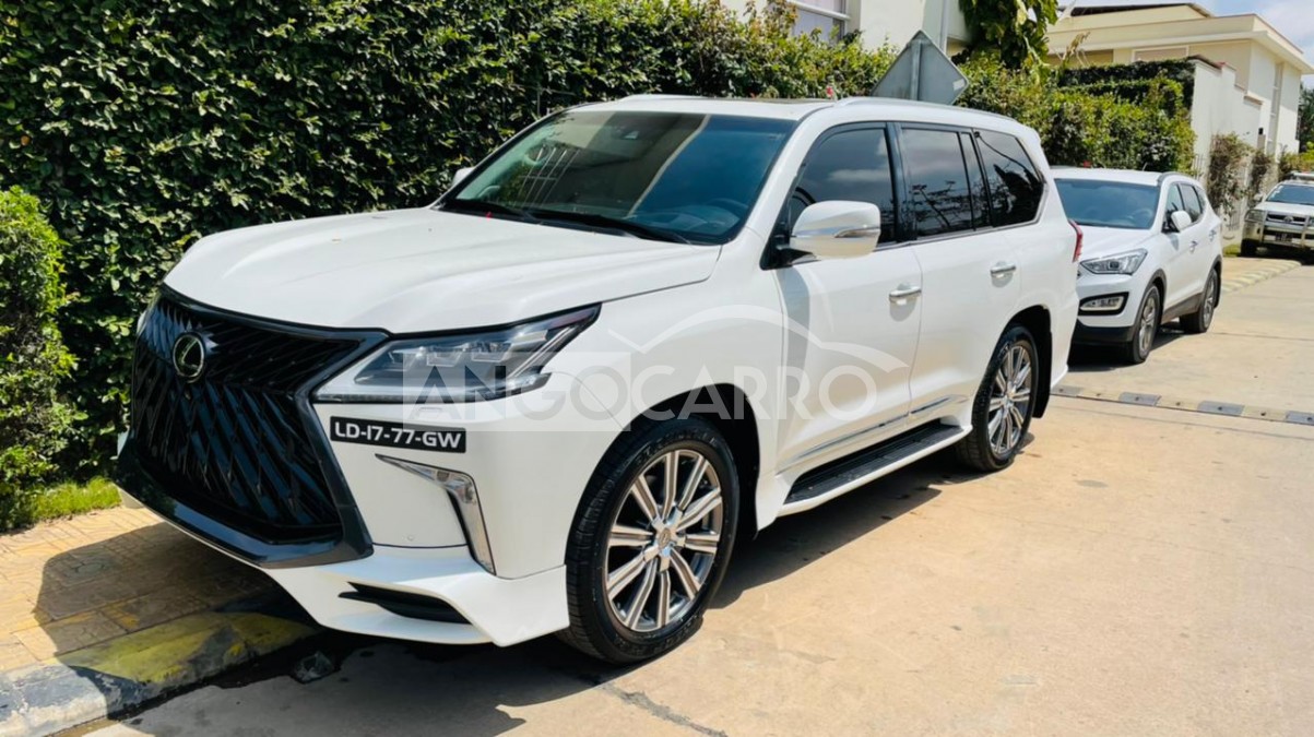 Lexus LX 2018 (Gasolina) - Angocarro