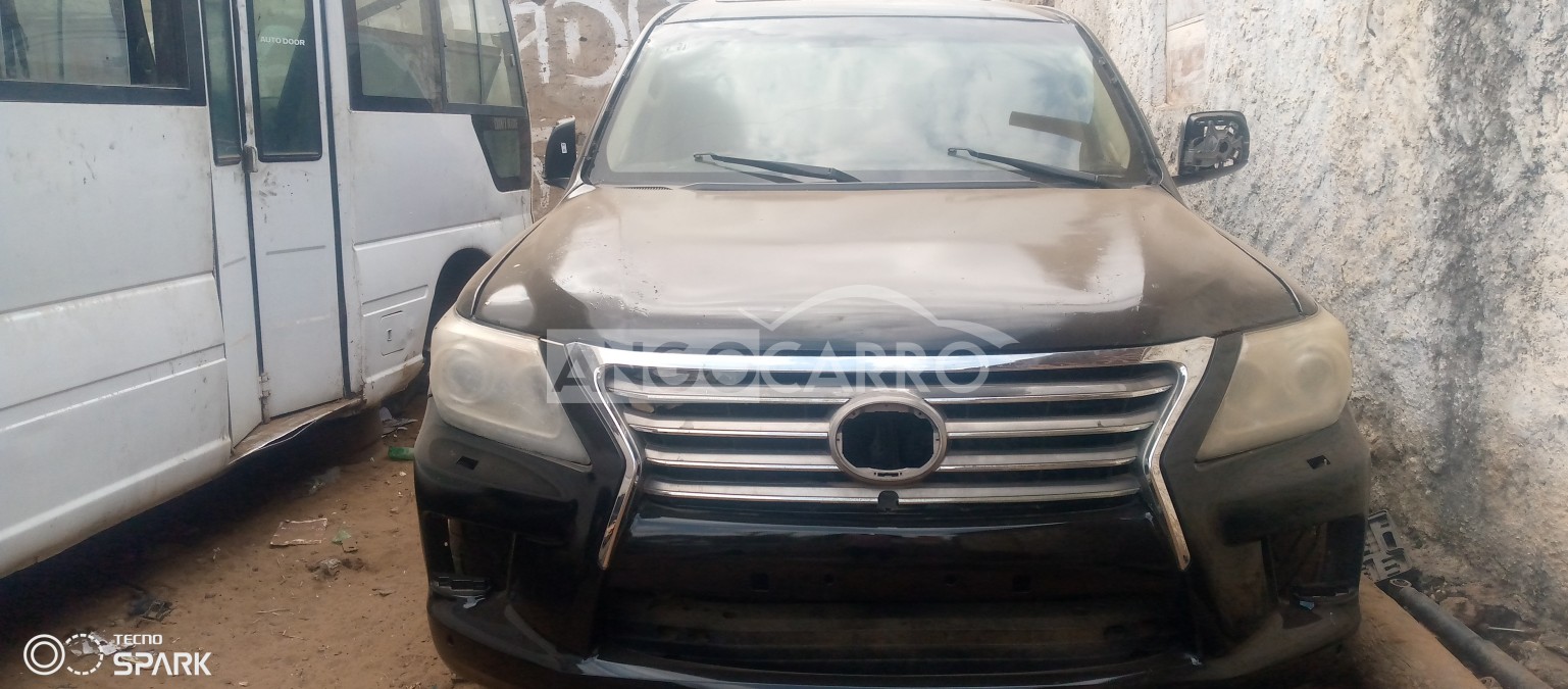 Lexus LX 570 2010 (Gasolina) - Angocarro