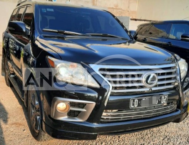 Lexus LX 570 2011 (Gasolina) - Angocarro