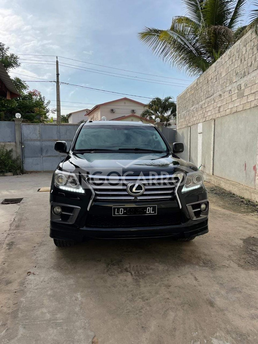Lexus LX 570 2011 (Gasolina) - Angocarro