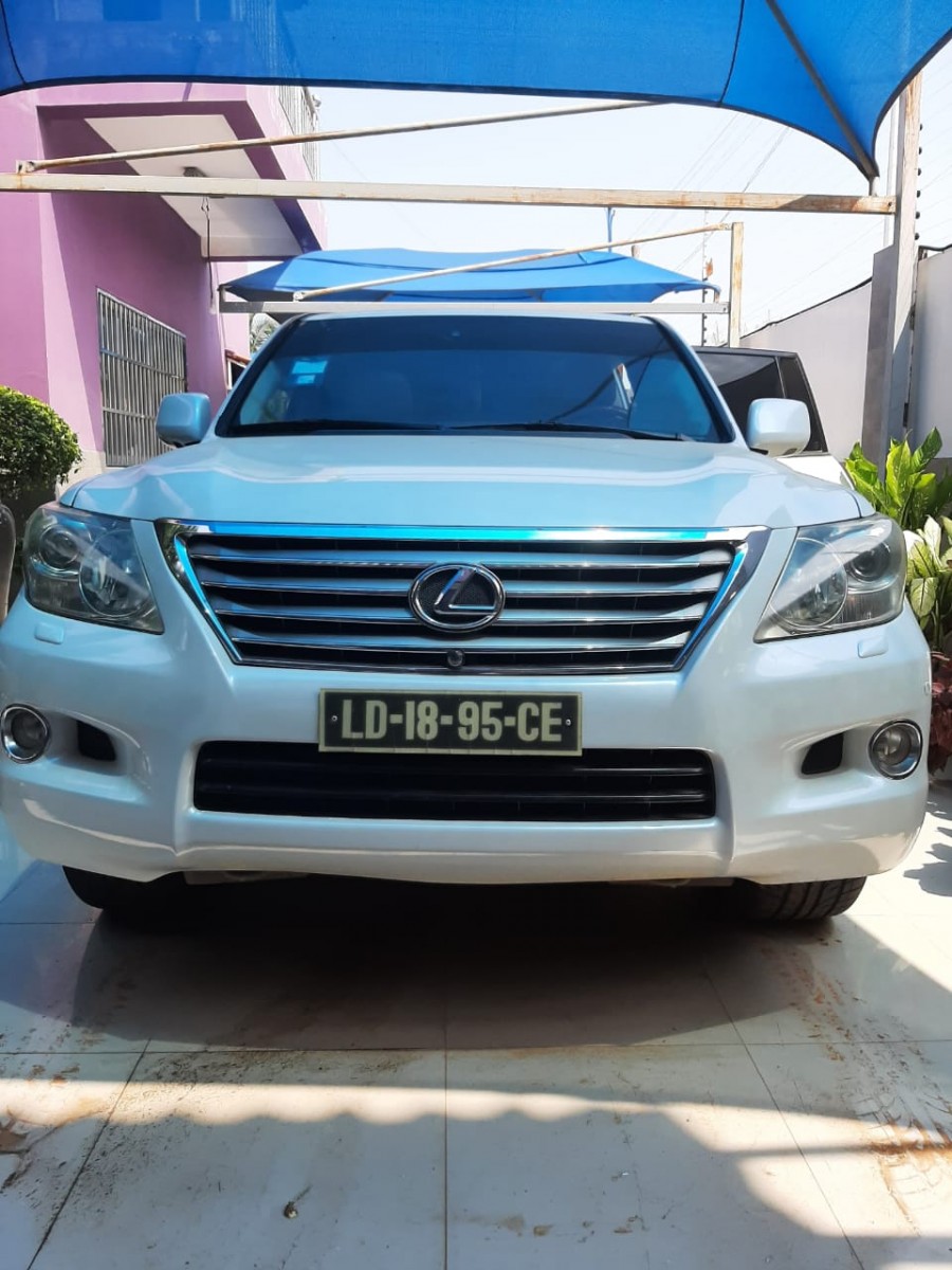 Lexus LX 570 2012 (Gasolina) - Angocarro