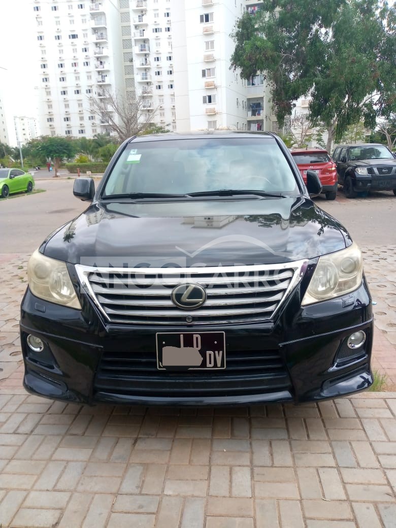 Lexus LX 570 2012 (Gasolina) - Angocarro