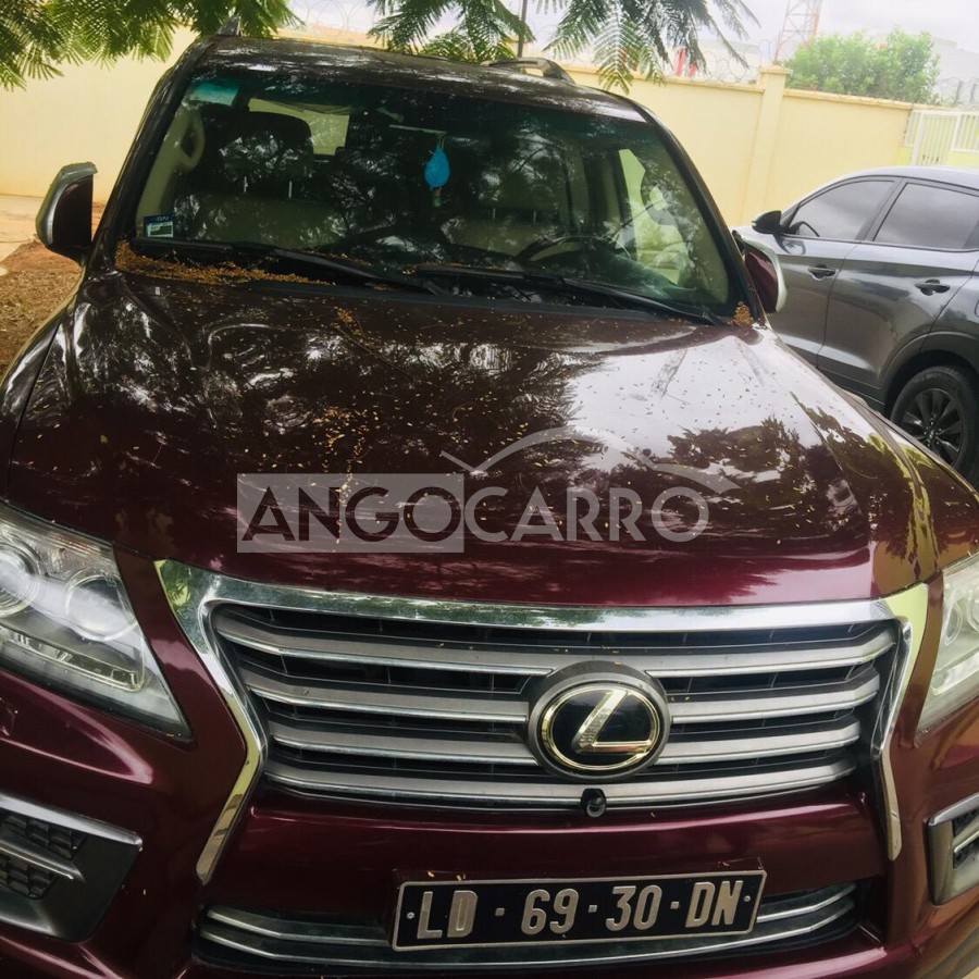 Lexus LX 570 2012 (Gasolina) - Angocarro