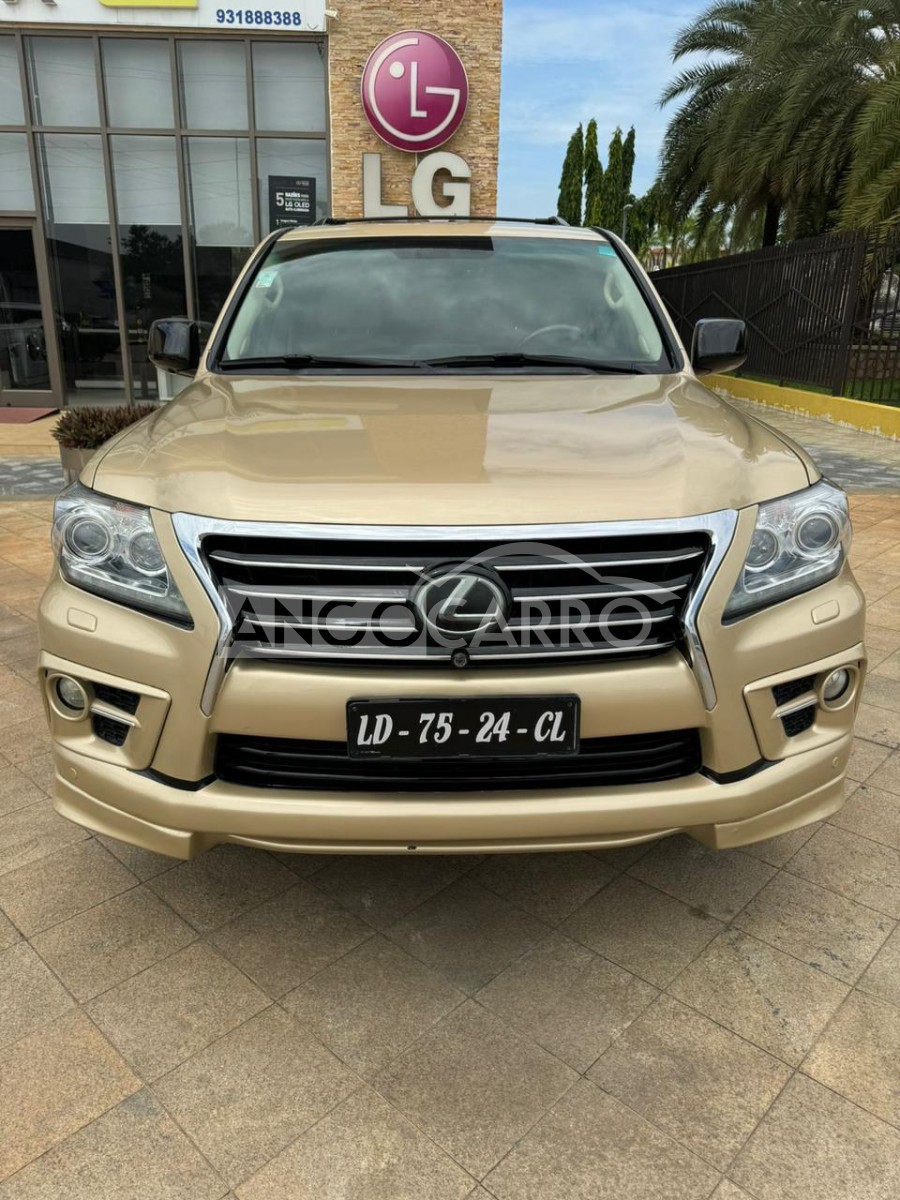 Lexus LX 570 2012 (Gasolina) - Angocarro