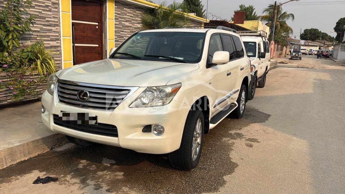 Lexus LX 570 2012 (Gasolina) - Angocarro