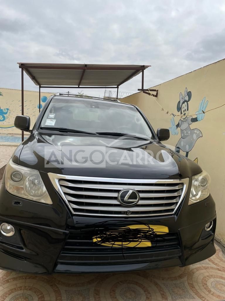 Lexus LX 570 2012 (Gasolina) - Angocarro