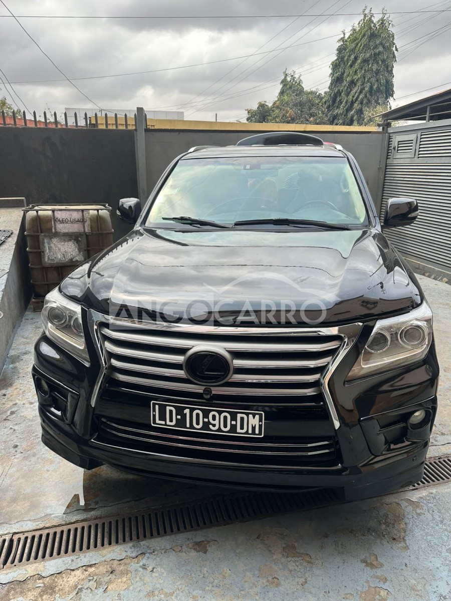 Lexus LX 570 2012 (Gasolina) - Angocarro